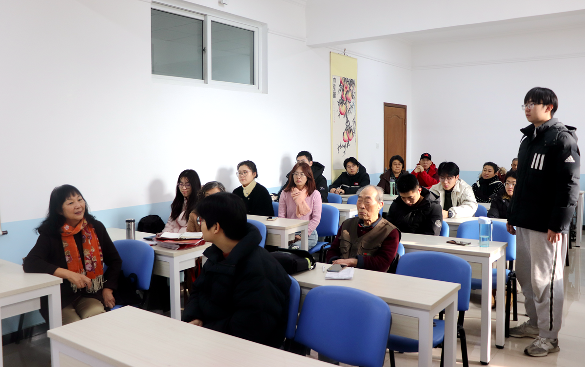 【关心下一代】“五老躬身述岁月，全会精神润青年”退24党支部党员与青年学子共话交流_离退休工作处 离退休教职工党委